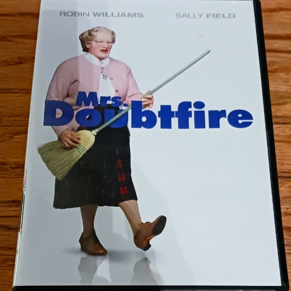 20th Century Studios | Media | Mrs Doubtfire On Dvd Robin Williams ...